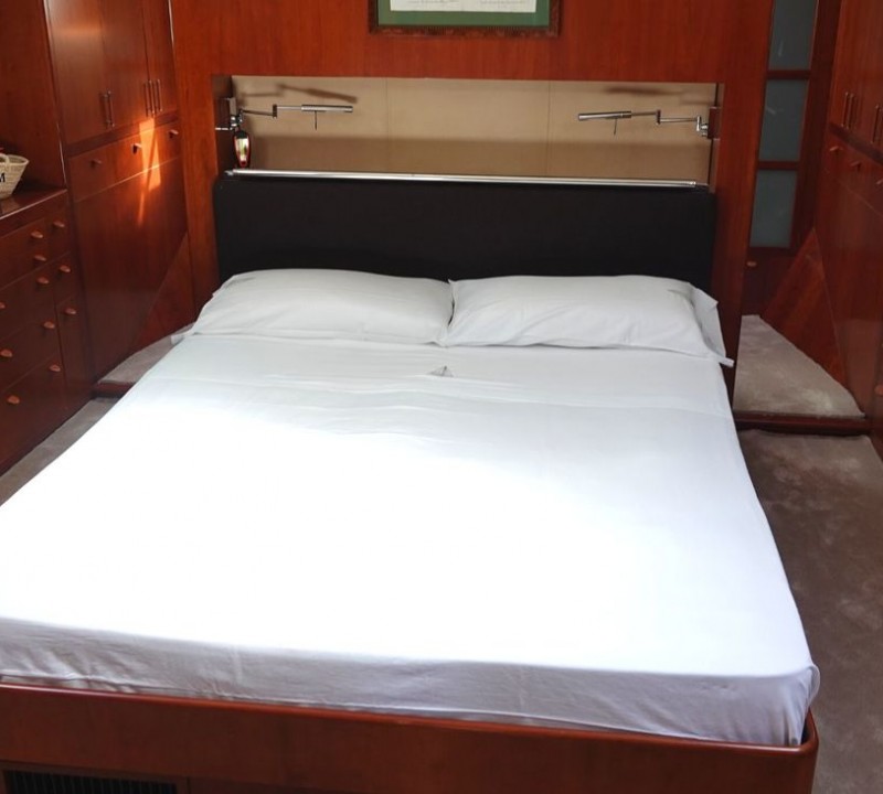 FREE AT LAST Yacht Charter Details, Monty North | CHARTERWORLD Luxury ...